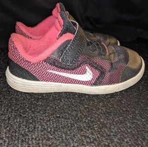 Nike | Shoes | Girls Nike Size 8 Sneakers | Poshmark